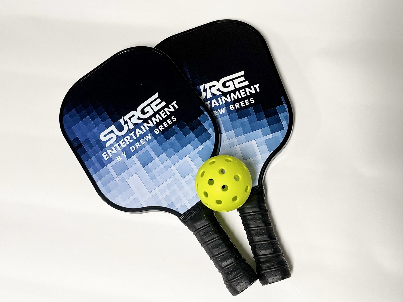 Surge Entertainment-Mobile - Internet Reservations by Meriq